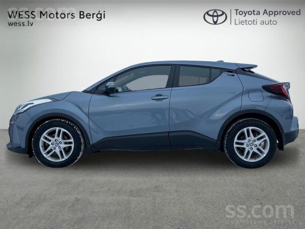 Grey Toyota C-HR 2023 in Riga, with an engine capacity of 1.80 L and mileage of 62 thousand km for 21990 €, photo 3 on AUTOMOTO.COM.LV