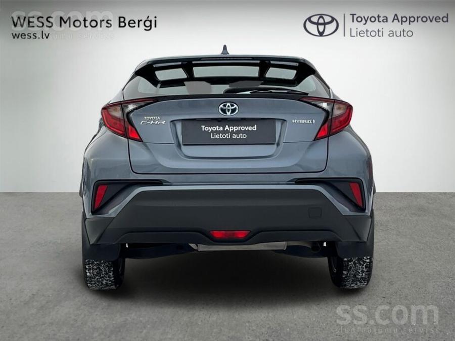 Pelēks Toyota C-HR 2023 Rīga, ar dzinēja tilpumu 1.80 L un nobraukumu 62 tūkst. km par 21990 €, foto 5 vietnē AUTOMOTO.COM.LV