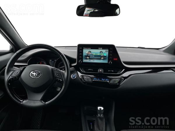 Grey Toyota C-HR 2023 in Riga, with an engine capacity of 1.80 L and mileage of 62 thousand km for 21990 €, photo 8 on AUTOMOTO.COM.LV