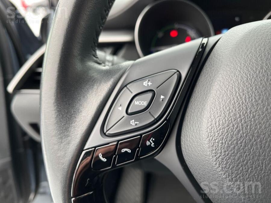 Pelēks Toyota C-HR 2023 Rīga, ar dzinēja tilpumu 1.80 L un nobraukumu 62 tūkst. km par 21990 €, foto 17 vietnē AUTOMOTO.COM.LV