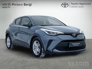 Pelēks Toyota C-HR 2023 Rīga, ar dzinēja tilpumu 1.80 L un nobraukumu 62 tūkst. km par 21990 €, foto 24 vietnē AUTOMOTO.COM.LV