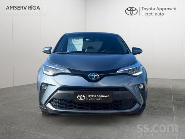 Grey Toyota C-HR 2023 in Riga, with an engine capacity of 1.80 L and mileage of 49 thousand km for 22900 €, photo 5 on AUTOMOTO.COM.LV