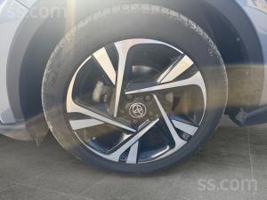 Серый Тойота C-HR 2023 в Рига, объемом двигателя 1.80 л и пробегом 49 тыс. км за 22900 €, фото 16 на AUTOMOTO.COM.LV
