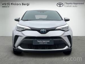 Grey Toyota C-HR 2023 in Riga, with an engine capacity of 1.80 L and mileage of 65 thousand km for 21990 €, photo 6 on AUTOMOTO.COM.LV