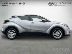 Grey Toyota C-HR 2023 in Riga, with an engine capacity of 1.80 L and mileage of 65 thousand km for 21990 €, photo 24 on AUTOMOTO.COM.LV