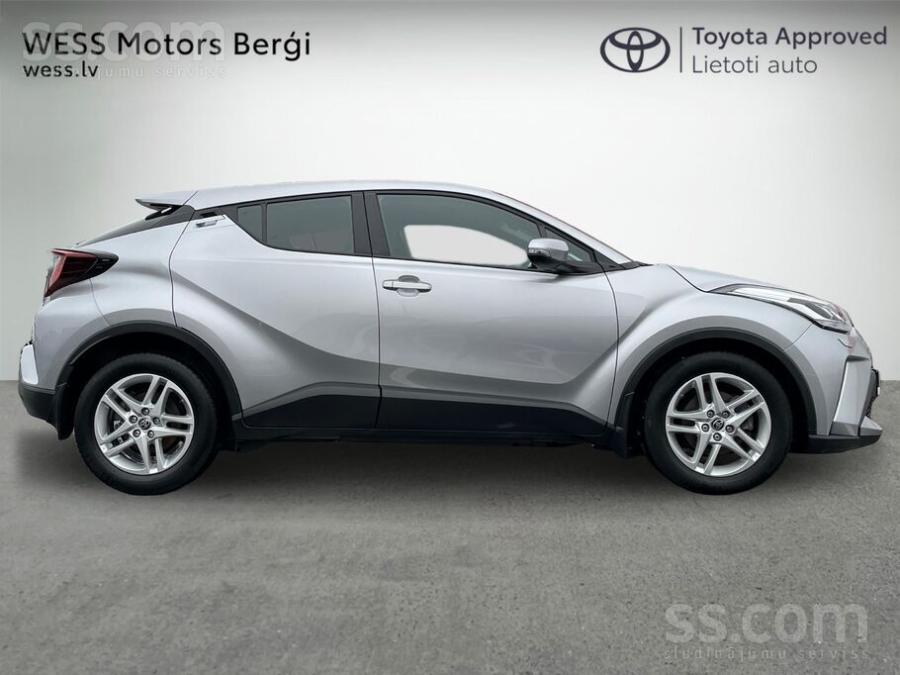 Grey Toyota C-HR 2023 in Riga, with an engine capacity of 1.80 L and mileage of 65 thousand km for 21990 €, photo 24 on AUTOMOTO.COM.LV