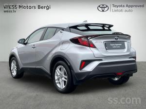 Grey Toyota C-HR 2023 in Riga, with an engine capacity of 1.80 L and mileage of 65 thousand km for 21990 €, photo 25 on AUTOMOTO.COM.LV