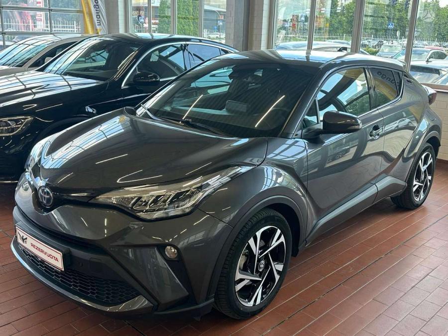 Серый Тойота C-HR 2023 в Каунас, объемом двигателя 1.99 л и пробегом 18 тыс. км за 23600 €, фото 1 на AUTOMOTO.COM.LV