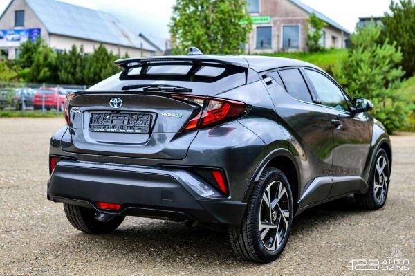Pelēks Toyota C-HR 2023 Kretinga, ar dzinēja tilpumu 1.80 L un nobraukumu 30 tūkst. km par 23299 €, foto 7 vietnē AUTOMOTO.COM.LV