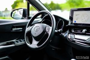 Pelēks Toyota C-HR 2023 Kretinga, ar dzinēja tilpumu 1.80 L un nobraukumu 30 tūkst. km par 23299 €, foto 15 vietnē AUTOMOTO.COM.LV