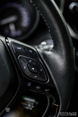 Pelēks Toyota C-HR 2023 Kretinga, ar dzinēja tilpumu 1.80 L un nobraukumu 30 tūkst. km par 23299 €, foto 27 vietnē AUTOMOTO.COM.LV