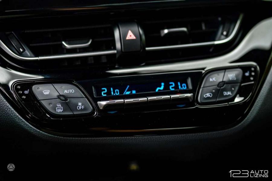 Pelēks Toyota C-HR 2023 Kretinga, ar dzinēja tilpumu 1.80 L un nobraukumu 30 tūkst. km par 23299 €, foto 29 vietnē AUTOMOTO.COM.LV