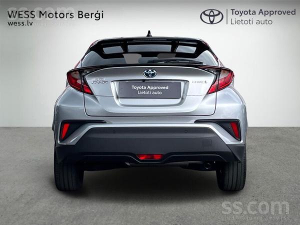 Pelēks Toyota C-HR 2023 Rīga, ar dzinēja tilpumu 1.80 L un nobraukumu 100 tūkst. km par 23990 €, foto 4 vietnē AUTOMOTO.COM.LV