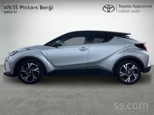 Pelēks Toyota C-HR 2023 Rīga, ar dzinēja tilpumu 1.80 L un nobraukumu 100 tūkst. km par 23990 €, foto 4 vietnē AUTOMOTO.COM.LV