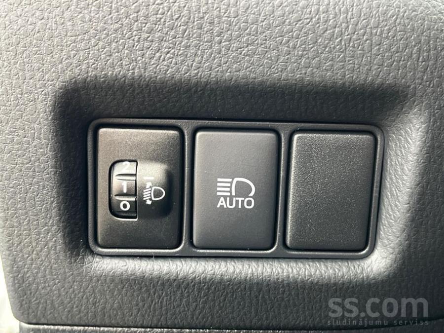 Pelēks Toyota C-HR 2023 Rīga, ar dzinēja tilpumu 1.80 L un nobraukumu 100 tūkst. km par 23990 €, foto 19 vietnē AUTOMOTO.COM.LV