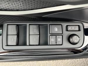 Pelēks Toyota C-HR 2023 Rīga, ar dzinēja tilpumu 1.80 L un nobraukumu 100 tūkst. km par 23990 €, foto 21 vietnē AUTOMOTO.COM.LV