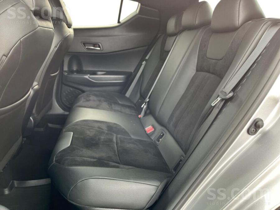 Pelēks Toyota C-HR 2023 Rīga, ar dzinēja tilpumu 1.80 L un nobraukumu 100 tūkst. km par 23990 €, foto 23 vietnē AUTOMOTO.COM.LV