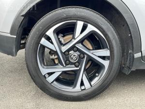 Pelēks Toyota C-HR 2023 Rīga, ar dzinēja tilpumu 1.80 L un nobraukumu 100 tūkst. km par 23990 €, foto 24 vietnē AUTOMOTO.COM.LV