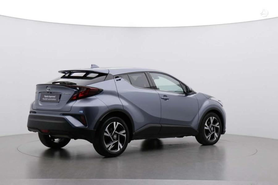 Серый Тойота C-HR 2023 в Вильнюс, объемом двигателя 1.80 л и пробегом 69 тыс. км за 26500 €, фото 4 на AUTOMOTO.COM.LV