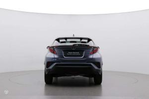 Серый Тойота C-HR 2023 в Вильнюс, объемом двигателя 1.80 л и пробегом 69 тыс. км за 26500 €, фото 6 на AUTOMOTO.COM.LV