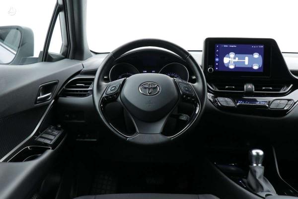 Серый Тойота C-HR 2023 в Вильнюс, объемом двигателя 1.80 л и пробегом 69 тыс. км за 26500 €, фото 8 на AUTOMOTO.COM.LV