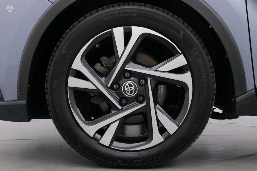 Серый Тойота C-HR 2023 в Вильнюс, объемом двигателя 1.80 л и пробегом 69 тыс. км за 26500 €, фото 17 на AUTOMOTO.COM.LV