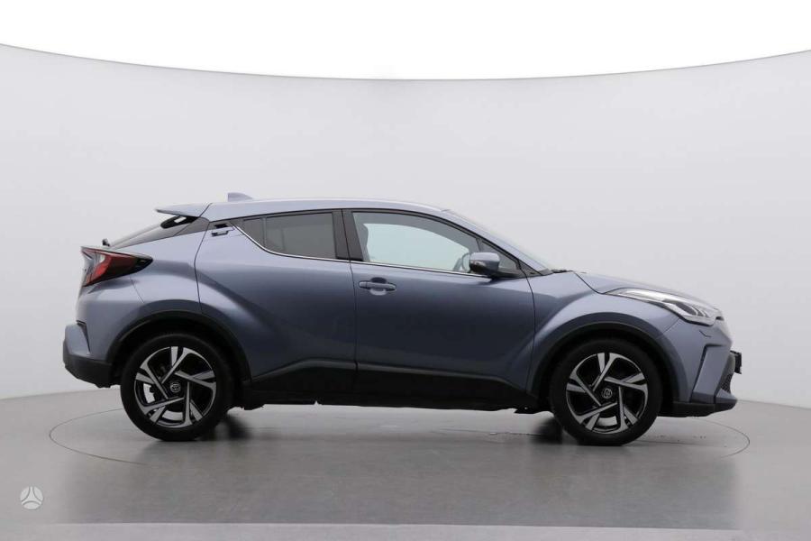 Серый Тойота C-HR 2023 в Вильнюс, объемом двигателя 1.80 л и пробегом 69 тыс. км за 26500 €, фото 18 на AUTOMOTO.COM.LV