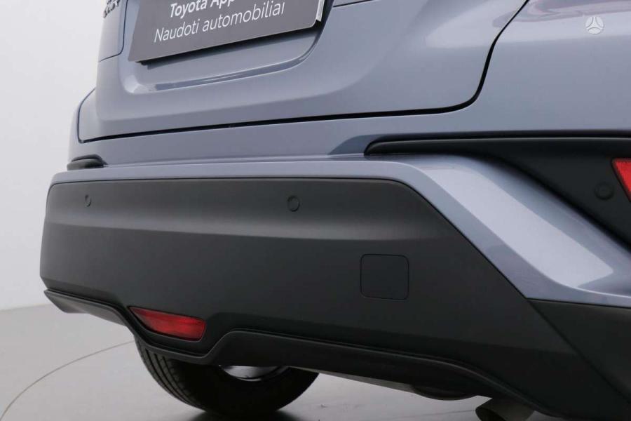 Серый Тойота C-HR 2023 в Вильнюс, объемом двигателя 1.80 л и пробегом 69 тыс. км за 26500 €, фото 22 на AUTOMOTO.COM.LV