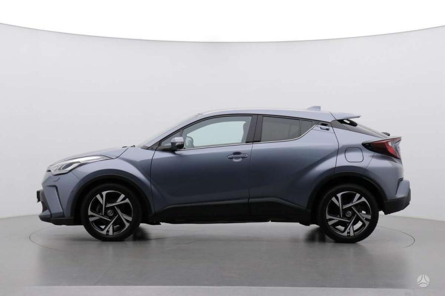 Серый Тойота C-HR 2023 в Вильнюс, объемом двигателя 1.80 л и пробегом 65 тыс. км за 26500 €, фото 5 на AUTOMOTO.COM.LV