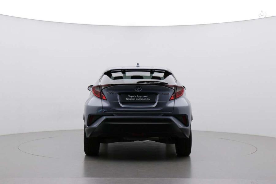 Серый Тойота C-HR 2023 в Вильнюс, объемом двигателя 1.80 л и пробегом 65 тыс. км за 26500 €, фото 6 на AUTOMOTO.COM.LV