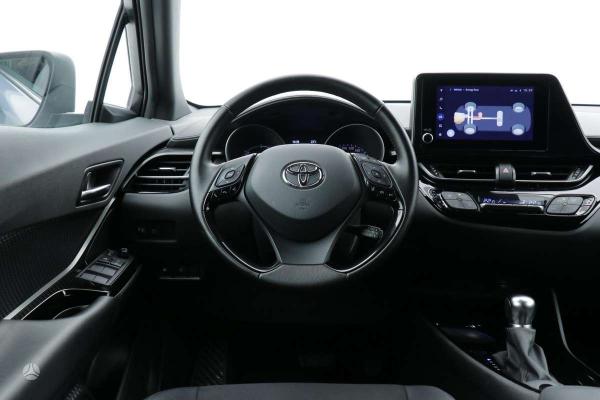 Серый Тойота C-HR 2023 в Вильнюс, объемом двигателя 1.80 л и пробегом 65 тыс. км за 26500 €, фото 8 на AUTOMOTO.COM.LV