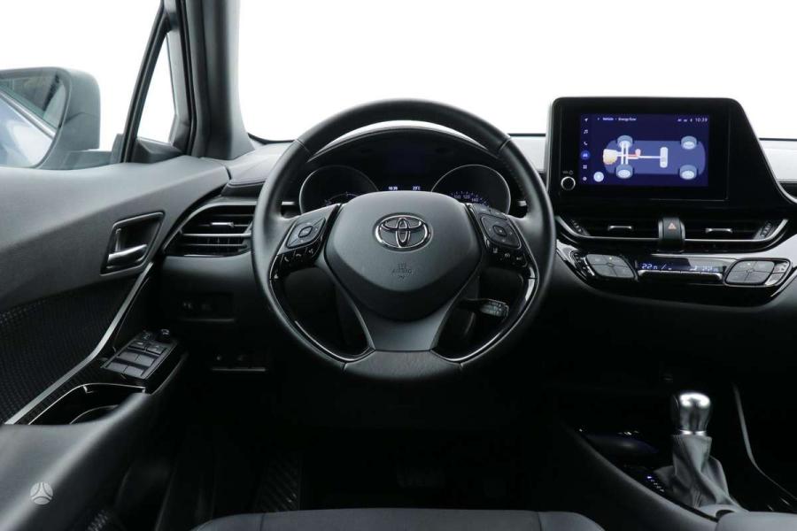 Серый Тойота C-HR 2023 в Вильнюс, объемом двигателя 1.80 л и пробегом 65 тыс. км за 26500 €, фото 9 на AUTOMOTO.COM.LV