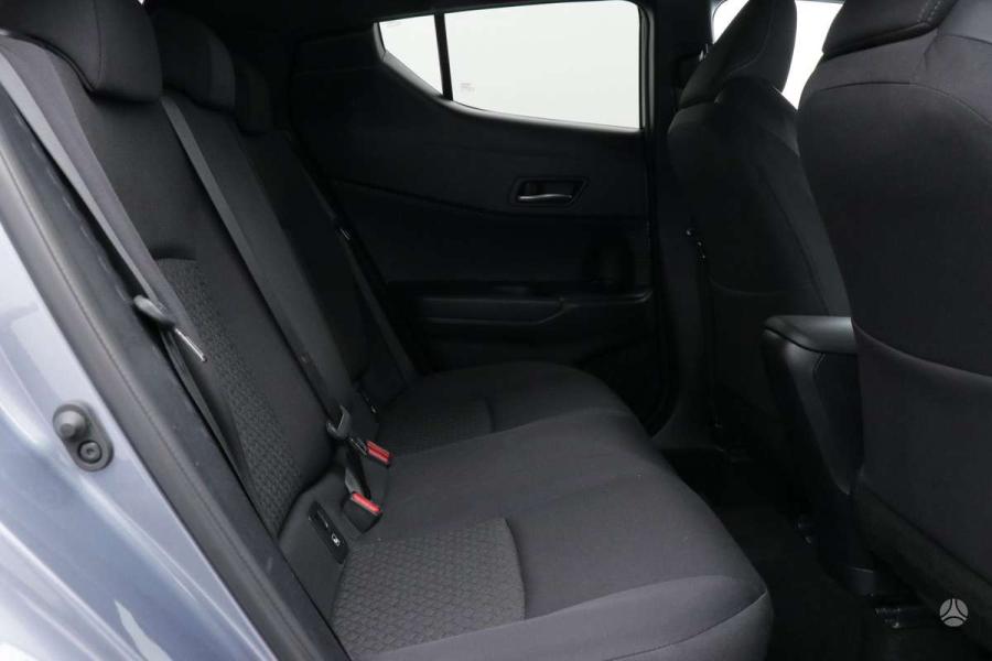 Серый Тойота C-HR 2023 в Вильнюс, объемом двигателя 1.80 л и пробегом 65 тыс. км за 26500 €, фото 11 на AUTOMOTO.COM.LV