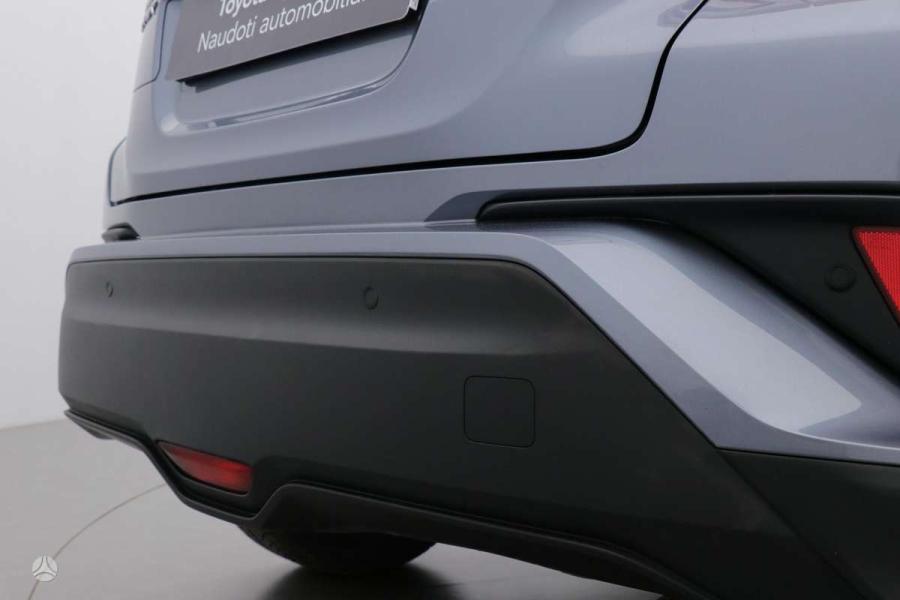 Серый Тойота C-HR 2023 в Вильнюс, объемом двигателя 1.80 л и пробегом 65 тыс. км за 26500 €, фото 22 на AUTOMOTO.COM.LV