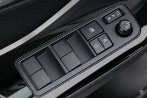 Серый Тойота C-HR 2023 в Вильнюс, объемом двигателя 1.80 л и пробегом 65 тыс. км за 26500 €, фото 26 на AUTOMOTO.COM.LV