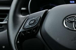 Серый Тойота C-HR 2023 в Вильнюс, объемом двигателя 1.80 л и пробегом 65 тыс. км за 26500 €, фото 30 на AUTOMOTO.COM.LV