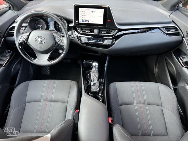 Pelēks Toyota C-HR 2023 Avižieniai, ar dzinēja tilpumu 1.80 L un nobraukumu 81 tūkst. km par 24250 €, foto 3 vietnē AUTOMOTO.COM.LV