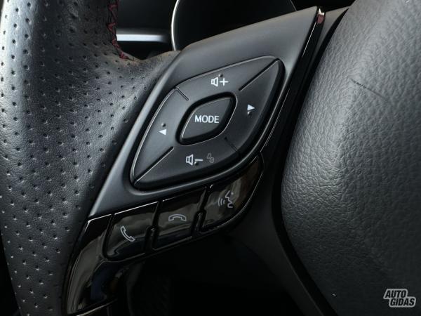 Pelēks Toyota C-HR 2023 Avižieniai, ar dzinēja tilpumu 1.80 L un nobraukumu 81 tūkst. km par 24250 €, foto 10 vietnē AUTOMOTO.COM.LV
