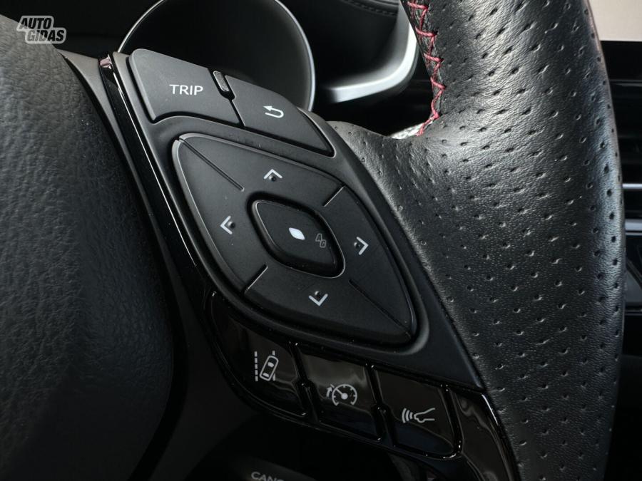 Pelēks Toyota C-HR 2023 Avižieniai, ar dzinēja tilpumu 1.80 L un nobraukumu 81 tūkst. km par 24250 €, foto 12 vietnē AUTOMOTO.COM.LV