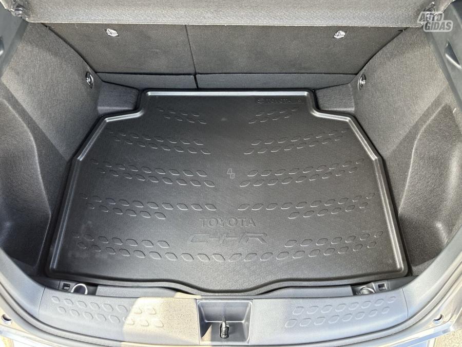 Pelēks Toyota C-HR 2023 Avižieniai, ar dzinēja tilpumu 1.80 L un nobraukumu 81 tūkst. km par 24250 €, foto 25 vietnē AUTOMOTO.COM.LV