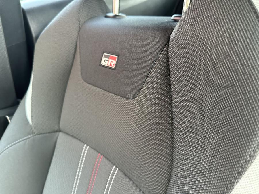 Pelēks Toyota C-HR 2023 Avižieniai, ar dzinēja tilpumu 1.80 L un nobraukumu 81 tūkst. km par 24250 €, foto 27 vietnē AUTOMOTO.COM.LV