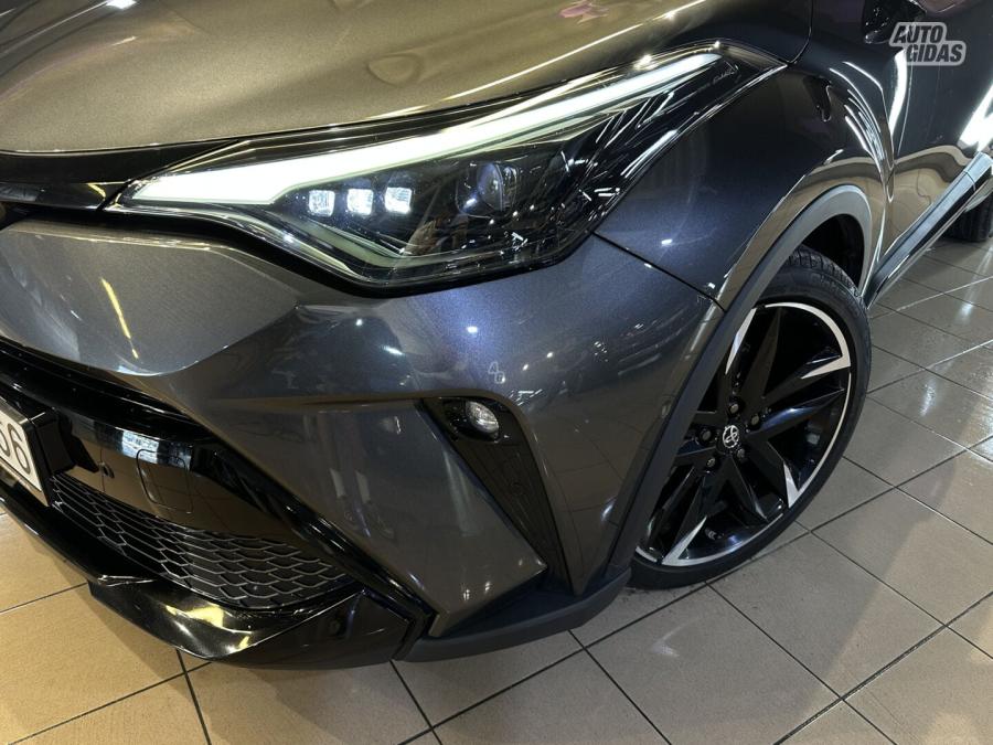 Pelēks Toyota C-HR 2023 Avižieniai, ar dzinēja tilpumu 1.80 L un nobraukumu 81 tūkst. km par 24250 €, foto 32 vietnē AUTOMOTO.COM.LV