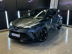 Серый Тойота C-HR 2023 в Вильнюс, объемом двигателя 1.80 л и пробегом 81 тыс. км за 24250 €, фото  на AUTOMOTO.COM.LV