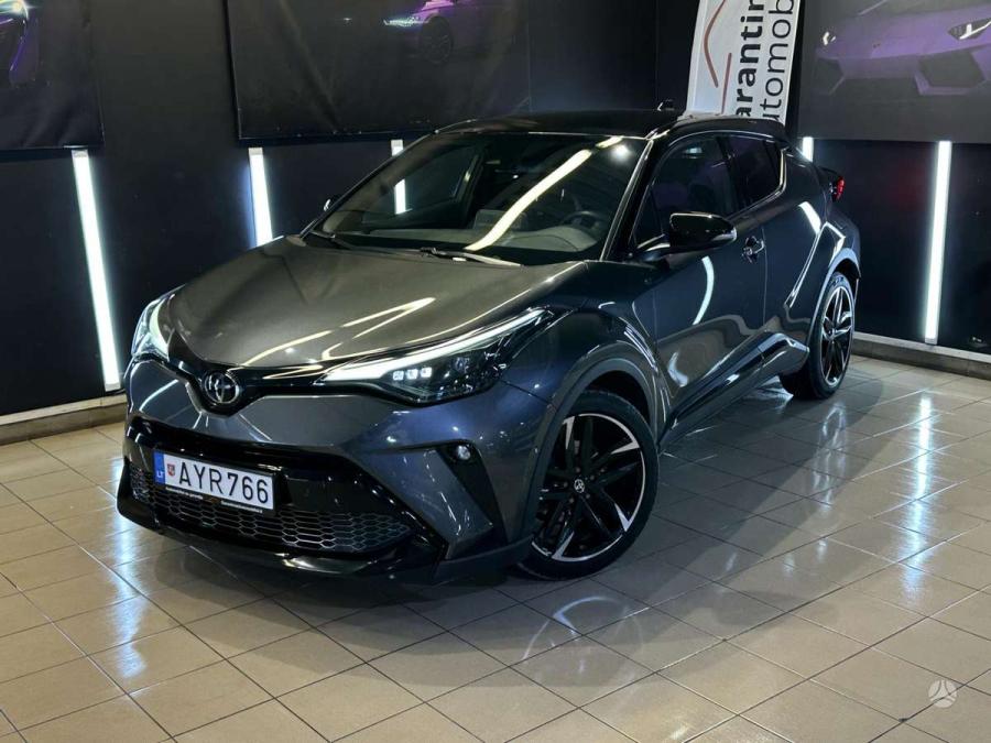 Серый Тойота C-HR 2023 в Вильнюс, объемом двигателя 1.80 л и пробегом 81 тыс. км за 24250 €, фото 1 на AUTOMOTO.COM.LV