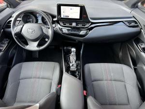 Серый Тойота C-HR 2023 в Вильнюс, объемом двигателя 1.80 л и пробегом 81 тыс. км за 24250 €, фото 4 на AUTOMOTO.COM.LV
