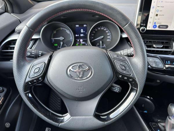 Pelēks Toyota C-HR 2023 Viļņa, ar dzinēja tilpumu 1.80 L un nobraukumu 81 tūkst. km par 24250 €, foto 6 vietnē AUTOMOTO.COM.LV