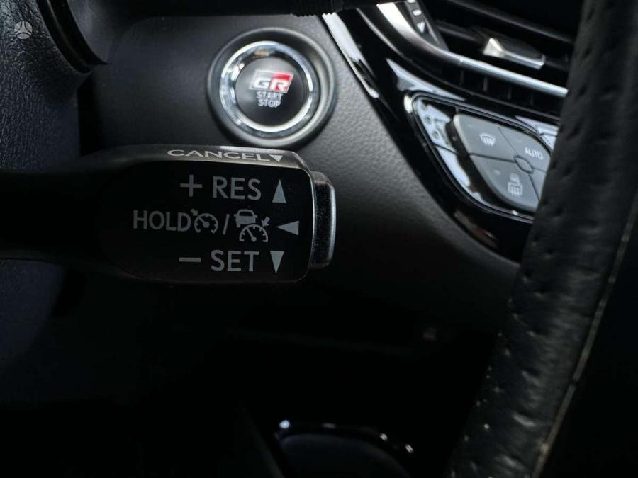 Серый Тойота C-HR 2023 в Вильнюс, объемом двигателя 1.80 л и пробегом 81 тыс. км за 24250 €, фото 15 на AUTOMOTO.COM.LV