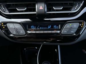 Серый Тойота C-HR 2023 в Вильнюс, объемом двигателя 1.80 л и пробегом 81 тыс. км за 24250 €, фото 20 на AUTOMOTO.COM.LV