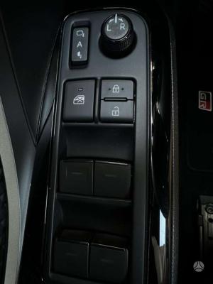 Серый Тойота C-HR 2023 в Вильнюс, объемом двигателя 1.80 л и пробегом 81 тыс. км за 24250 €, фото 23 на AUTOMOTO.COM.LV