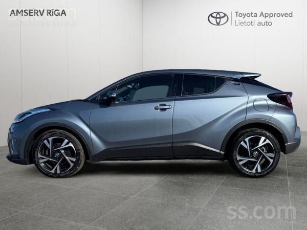 Grey Toyota C-HR 2023 in Riga, with an engine capacity of 1.80 L and mileage of 49 thousand km for 22900 €, photo 3 on AUTOMOTO.COM.LV